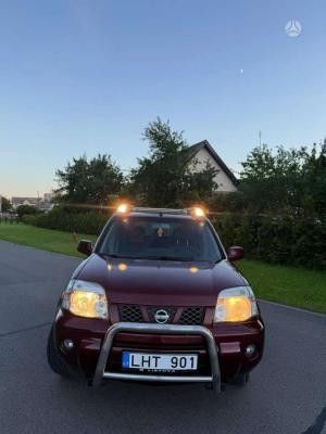 Brown Nissan X-Trail 2006 in Kaunas, with an engine capacity of 2.18 L and mileage of 270 thousand km for 2500 €, photo 4 on AUTOMOTO.COM.LV