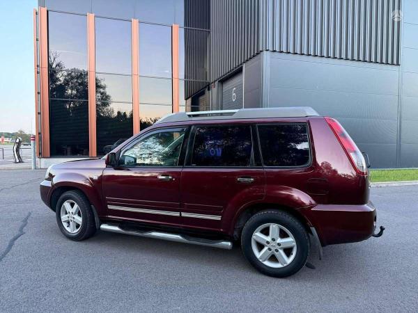 Brown Nissan X-Trail 2006 in Kaunas, with an engine capacity of 2.18 L and mileage of 270 thousand km for 2500 €, photo 5 on AUTOMOTO.COM.LV