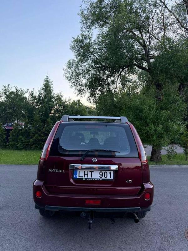 Brown Nissan X-Trail 2006 in Kaunas, with an engine capacity of 2.18 L and mileage of 270 thousand km for 2500 €, photo 6 on AUTOMOTO.COM.LV