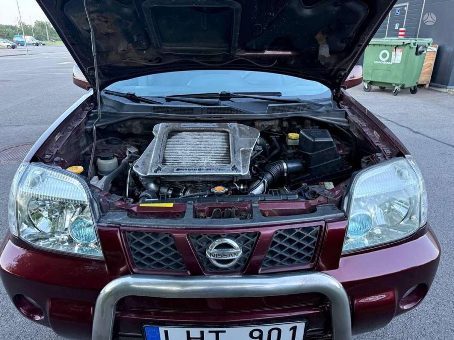 Brown Nissan X-Trail 2006 in Kaunas, with an engine capacity of 2.18 L and mileage of 270 thousand km for 2500 €, photo 10 on AUTOMOTO.COM.LV