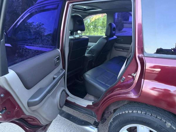Brown Nissan X-Trail 2006 in Kaunas, with an engine capacity of 2.18 L and mileage of 270 thousand km for 2500 €, photo 10 on AUTOMOTO.COM.LV