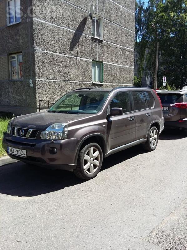 Brūns Nissan X-Trail 2007 Daugavpils, ar dzinēja tilpumu 2.00 L un nobraukumu 285 tūkst. km par 4500 €, foto 3 vietnē AUTOMOTO.COM.LV