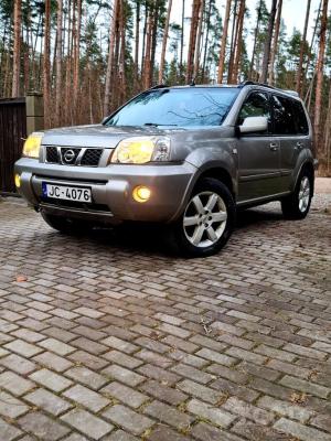 Brown Nissan X-Trail 2007 in Jurmala, with an engine capacity of 2.20 L and mileage of 407 thousand km for 2500 €, photo  on AUTOMOTO.COM.LV