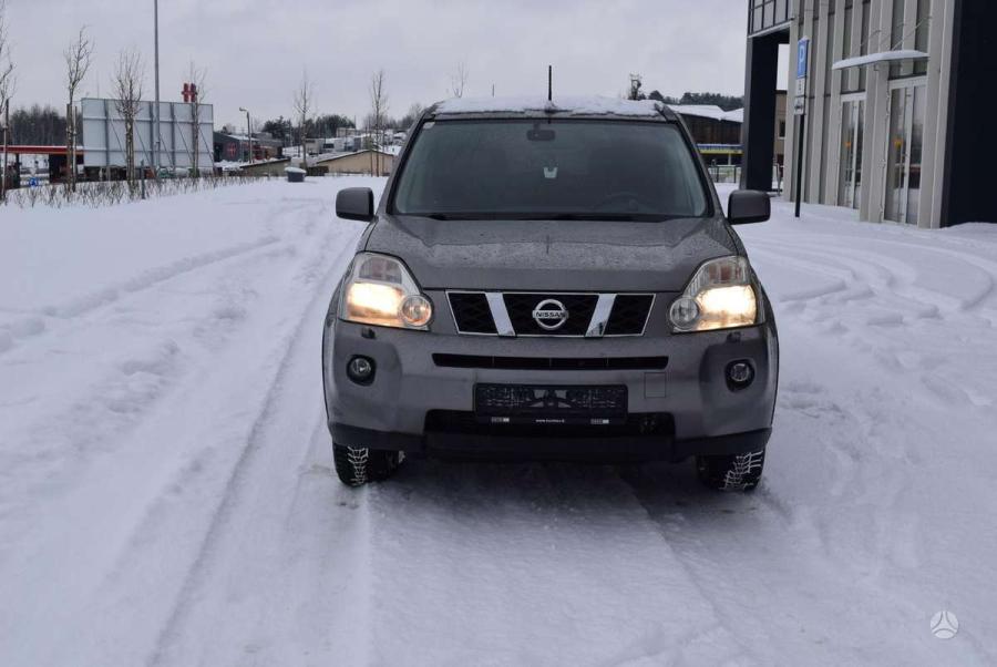 Brūns Nissan X-Trail 2007 Viļņa, ar dzinēja tilpumu 2.00 L un nobraukumu 205 tūkst. km par 4950 €, foto 2 vietnē AUTOMOTO.COM.LV