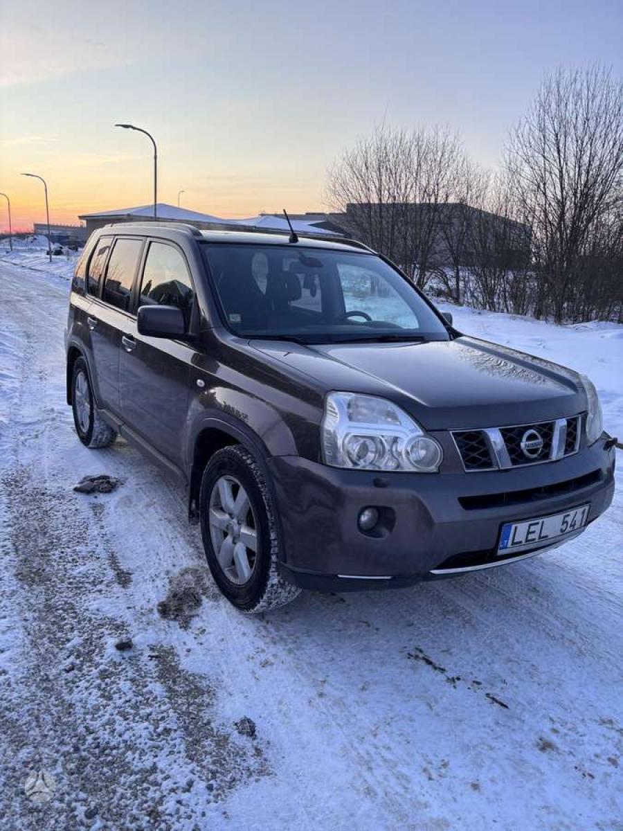 Brown Nissan X-Trail 2008 in Kaunas, with an engine capacity of 2.00 L and mileage of 298 thousand km for 4600 €, photo 2 on AUTOMOTO.COM.LV