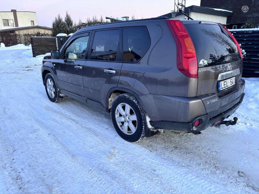Brown Nissan X-Trail 2008 in Kaunas, with an engine capacity of 2.00 L and mileage of 298 thousand km for 4600 €, photo 3 on AUTOMOTO.COM.LV