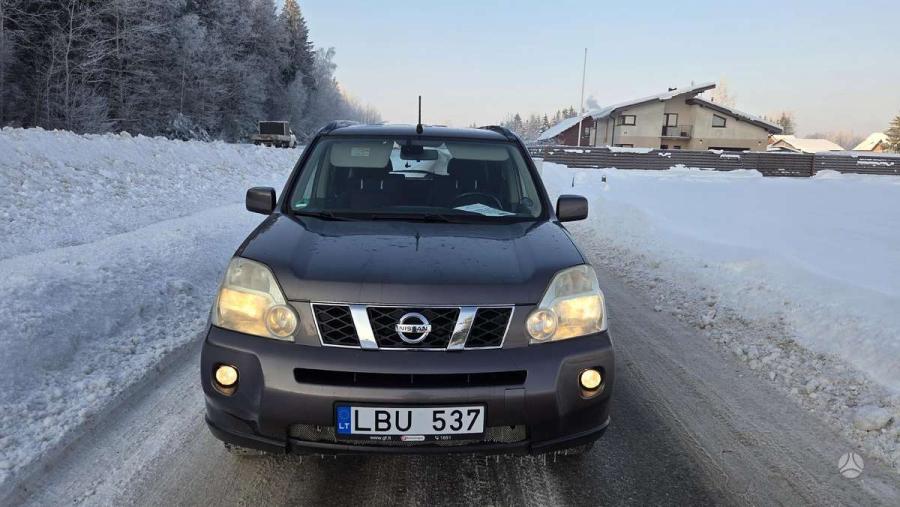 Коричневый Ниссан ИксТрейл 2008 в Плунге, объемом двигателя 2.00 л и пробегом 197 тыс. км за 4200 €, фото 5 на AUTOMOTO.COM.LV