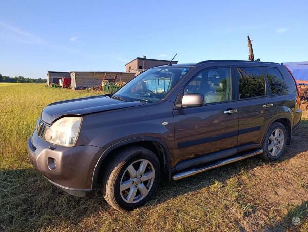 Brown Nissan X-Trail 2008 in Kelme, with an engine capacity of 2.00 L and mileage of 250 thousand km for 2350 €, photo 1 on AUTOMOTO.COM.LV