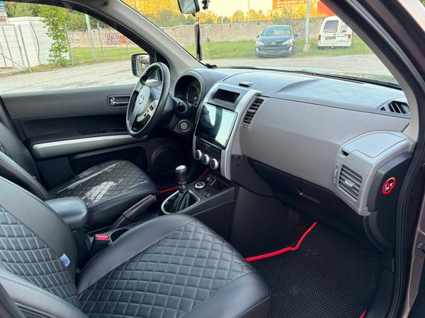 Brūns Nissan X-Trail 2008 Narva, ar dzinēja tilpumu 2.00 L un nobraukumu 209 tūkst. km par 3990 €, foto 4 vietnē AUTOMOTO.COM.LV