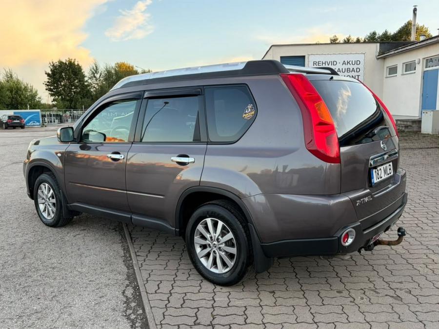 Brūns Nissan X-Trail 2008 Narva, ar dzinēja tilpumu 2.00 L un nobraukumu 209 tūkst. km par 3990 €, foto 13 vietnē AUTOMOTO.COM.LV