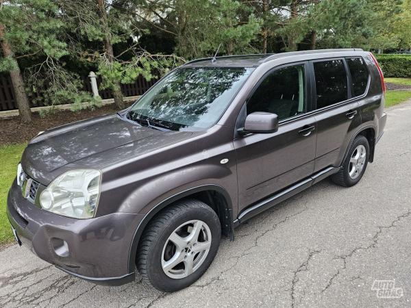 Nissan X-Trail 2008 in Mazeikiai on AUTOMOTO.COM.LV Brown Nissan X-Trail 2008 in Mazeikiai, with an engine capacity of 2.00 L and mileage of 189 thousand km for 4850 €, photo 3 on AUTOMOTO.COM.LV
