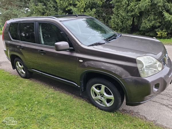 Nissan X-Trail 2008 in Mazeikiai on AUTOMOTO.COM.LV Brown Nissan X-Trail 2008 in Mazeikiai, with an engine capacity of 2.00 L and mileage of 189 thousand km for 4850 €, photo 5 on AUTOMOTO.COM.LV