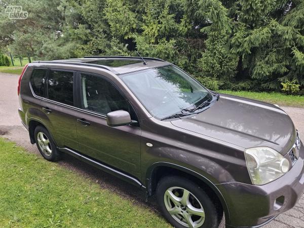 Nissan X-Trail 2008 in Mazeikiai on AUTOMOTO.COM.LV Brown Nissan X-Trail 2008 in Mazeikiai, with an engine capacity of 2.00 L and mileage of 189 thousand km for 4850 €, photo 7 on AUTOMOTO.COM.LV