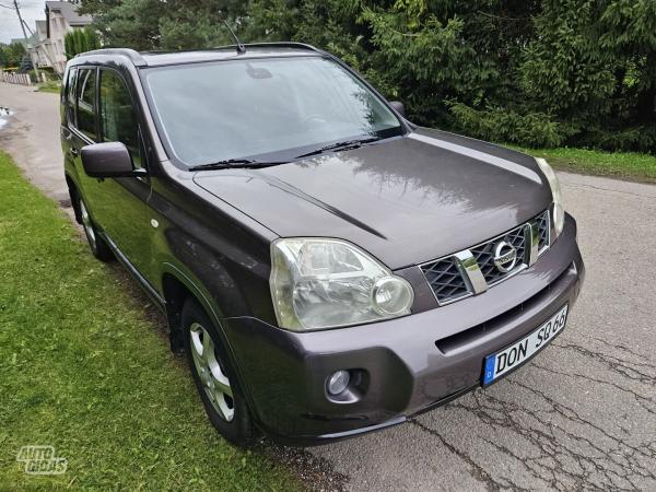 Nissan X-Trail 2008 in Mazeikiai on AUTOMOTO.COM.LV Brown Nissan X-Trail 2008 in Mazeikiai, with an engine capacity of 2.00 L and mileage of 189 thousand km for 4850 €, photo 8 on AUTOMOTO.COM.LV