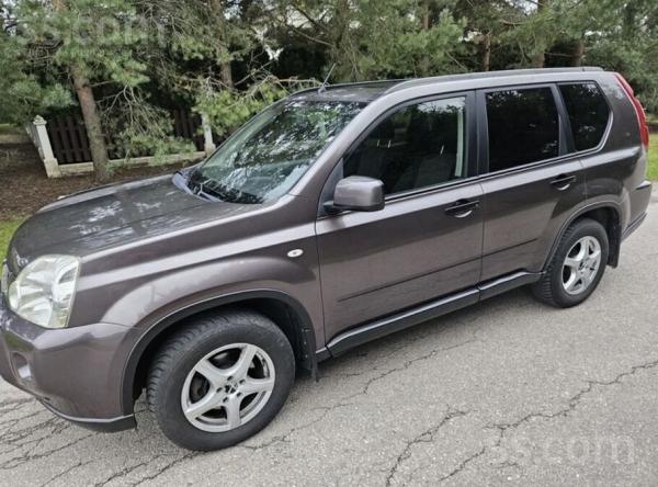 Brown Nissan X-Trail 2008 in Riga, with an engine capacity of 2.00 L and mileage of 188 thousand km for 5850 €, photo 3 on AUTOMOTO.COM.LV