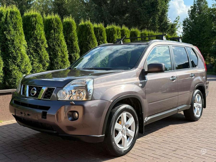 Brown Nissan X-Trail 2008 in Utena, with an engine capacity of 2.00 L and mileage of 349 thousand km for 4599 €, photo 3 on AUTOMOTO.COM.LV