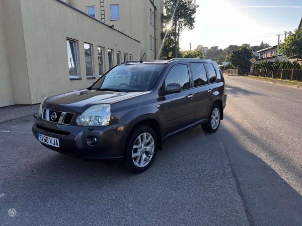Brown Nissan X-Trail 2010 in Kaunas, with an engine capacity of 2.00 L and mileage of 321 thousand km for 2400 €, photo 3 on AUTOMOTO.COM.LV