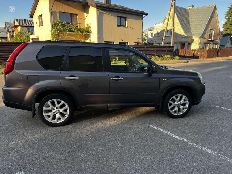 Brūns Nissan X-Trail 2010 Kauņa, ar dzinēja tilpumu 2.00 L un nobraukumu 321 tūkst. km par 2400 €, foto 9 vietnē AUTOMOTO.COM.LV