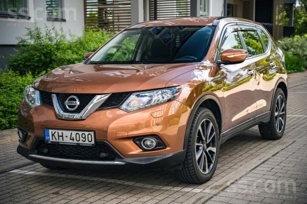 Brown Nissan X-Trail 2016 in Riga, with an engine capacity of 1.60 L and mileage of 102 thousand km for 8990 €, photo 1 on AUTOMOTO.COM.LV