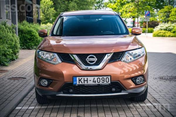 Brown Nissan X-Trail 2016 in Riga, with an engine capacity of 1.60 L and mileage of 102 thousand km for 8990 €, photo 2 on AUTOMOTO.COM.LV