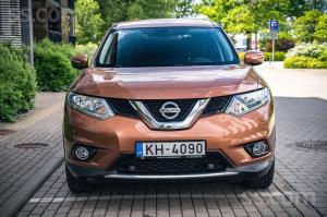 Brown Nissan X-Trail 2016 in Riga, with an engine capacity of 1.60 L and mileage of 102 thousand km for 8990 €, photo 3 on AUTOMOTO.COM.LV