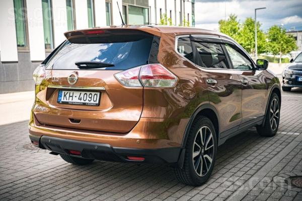 Brown Nissan X-Trail 2016 in Riga, with an engine capacity of 1.60 L and mileage of 102 thousand km for 8990 €, photo 4 on AUTOMOTO.COM.LV