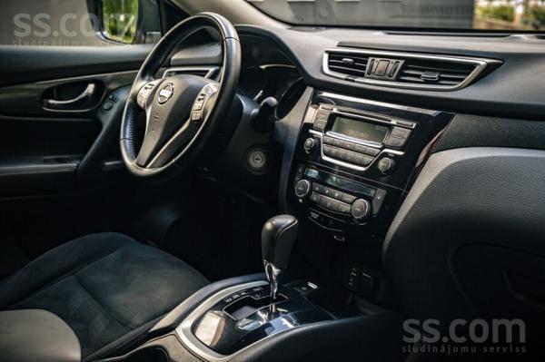 Brown Nissan X-Trail 2016 in Riga, with an engine capacity of 1.60 L and mileage of 102 thousand km for 8990 €, photo 7 on AUTOMOTO.COM.LV