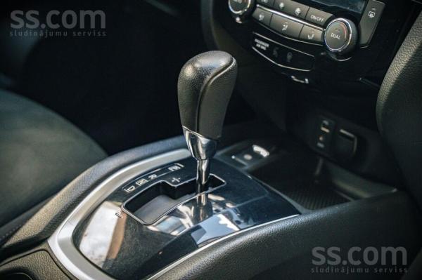 Brown Nissan X-Trail 2016 in Riga, with an engine capacity of 1.60 L and mileage of 102 thousand km for 8990 €, photo 8 on AUTOMOTO.COM.LV