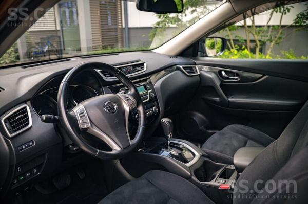Brown Nissan X-Trail 2016 in Riga, with an engine capacity of 1.60 L and mileage of 102 thousand km for 8990 €, photo 10 on AUTOMOTO.COM.LV