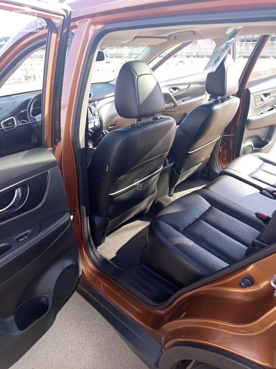 Brown Nissan X-Trail 2017 in Kaunas, with an engine capacity of 1.60 L and mileage of 135 thousand km for 13200 €, photo 13 on AUTOMOTO.COM.LV