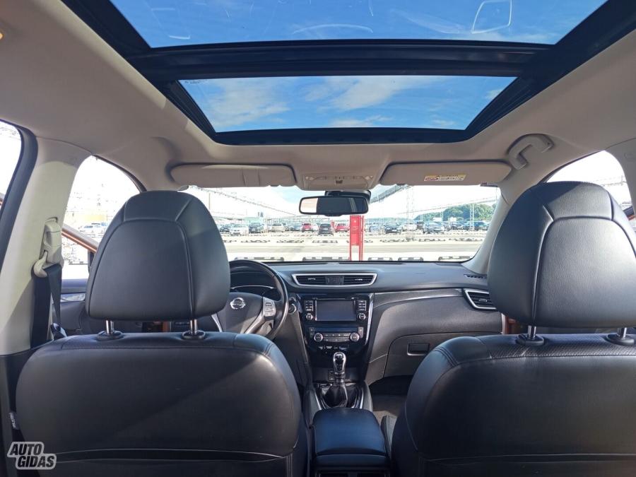 Brown Nissan X-Trail 2017 in Kaunas, with an engine capacity of 1.60 L and mileage of 135 thousand km for 13200 €, photo 14 on AUTOMOTO.COM.LV