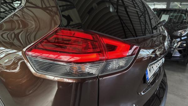 Brown Nissan X-Trail 2020 in Riga, with an engine capacity of 1.30 L and mileage of 107 thousand km for 1590000 €, photo 8 on AUTOMOTO.COM.LV