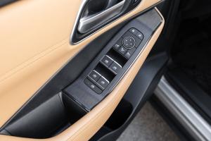 Brown Nissan X-Trail 2023 in Riga, with an engine capacity of 1.50 L and mileage of 20 thousand km for 33500 €, photo 15 on AUTOMOTO.COM.LV