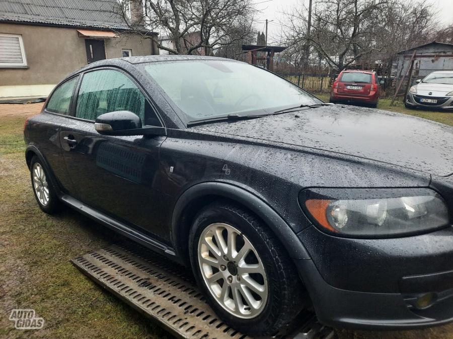 Nissan X-Trail 2005 in Vilnius, with an engine capacity of 2.00 L and mileage of 310 thousand km for 1400 €, photo 3 on AUTOMOTO.COM.LV