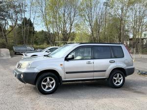 Nissan X-Trail 2002 in Silute, with an engine capacity of 2.20 L and mileage of 300 thousand km for 1400 €, photo 7 on AUTOMOTO.COM.LV