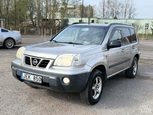 Nissan X-Trail 2002 in Silute, with an engine capacity of 2.20 L and mileage of 300 thousand km for 1300 €, photo 3 on AUTOMOTO.COM.LV
