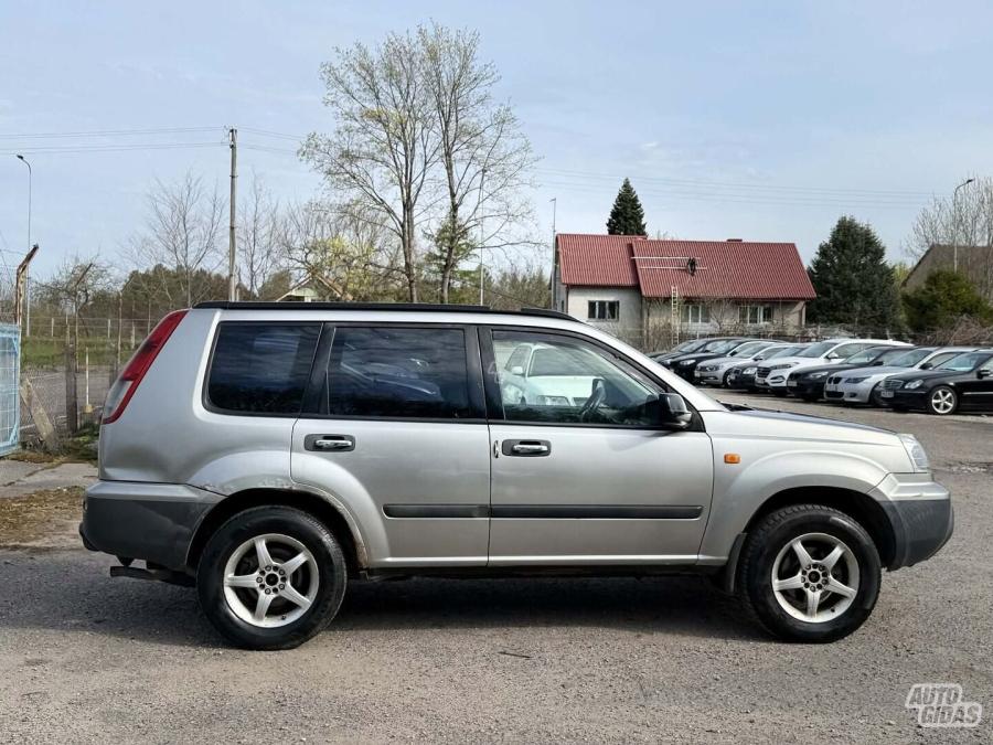 Nissan X-Trail 2002 in Silute, with an engine capacity of 2.20 L and mileage of 300 thousand km for 1300 €, photo 7 on AUTOMOTO.COM.LV