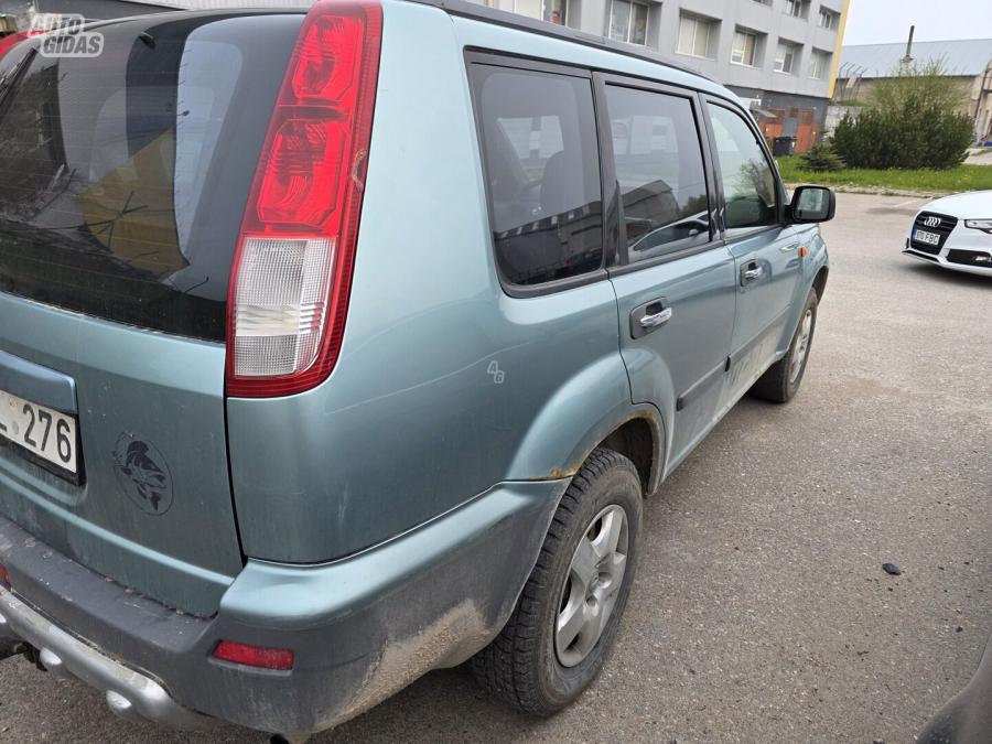 Nissan X-Trail 2002 in Kretinga, with an engine capacity of 2.00 L and mileage of 279 thousand km for 780 €, photo 5 on AUTOMOTO.COM.LV