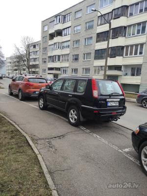 Nissan X-Trail 2002 Tallina, ar dzinēja tilpumu 2.00 L un nobraukumu 250 tūkst. km par 2000 €, foto 3 vietnē AUTOMOTO.COM.LV