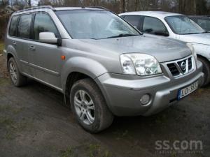 Nissan X-Trail 2003 in Cesis, with an engine capacity of 2.00 L and mileage of 230 thousand km for 750 €, photo 2 on AUTOMOTO.COM.LV
