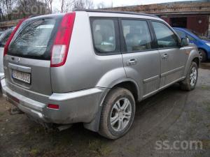 Nissan X-Trail 2003 in Cesis, with an engine capacity of 2.00 L and mileage of 230 thousand km for 750 €, photo 4 on AUTOMOTO.COM.LV