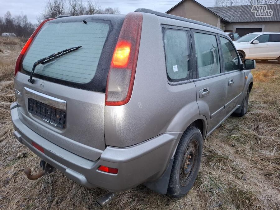 Nissan X-Trail 2003 in Kupiskis, with an engine capacity of 2.00 L and mileage of 302 thousand km for 1000 €, photo 2 on AUTOMOTO.COM.LV