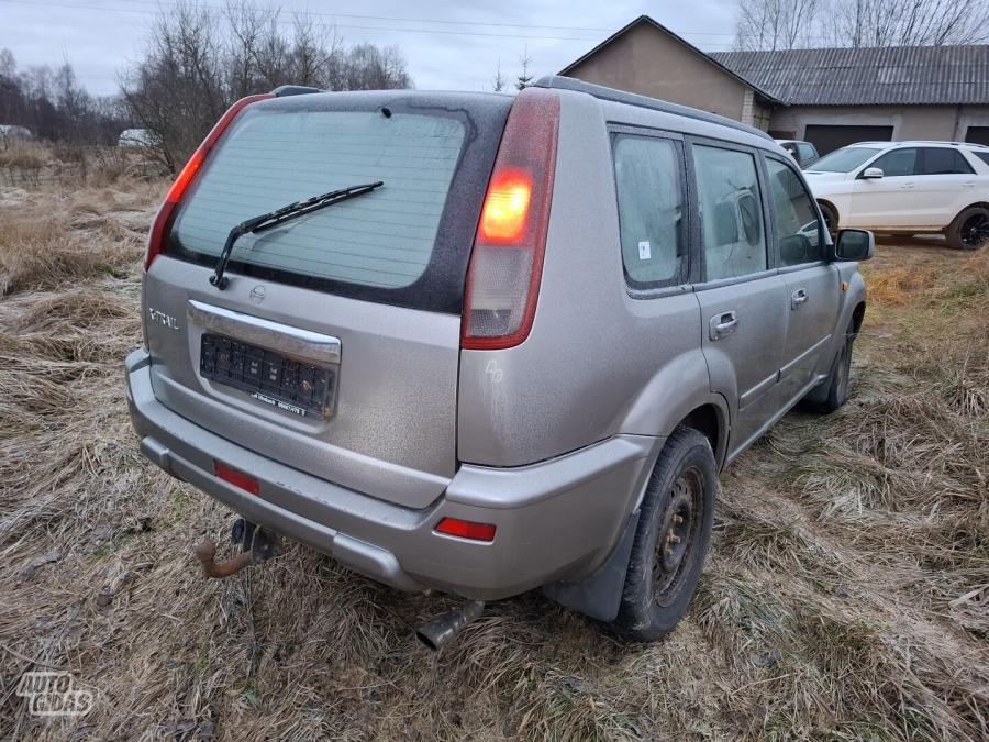 Nissan X-Trail 2003 in Kupiskis, with an engine capacity of 2.00 L and mileage of 302 thousand km for 1000 €, photo 8 on AUTOMOTO.COM.LV