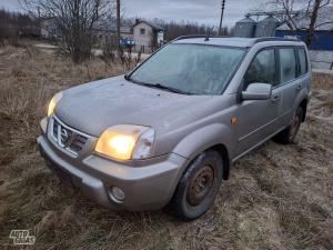Nissan X-Trail 2003 in Kupiskis, with an engine capacity of 2.00 L and mileage of 302 thousand km for 1000 €, photo 9 on AUTOMOTO.COM.LV
