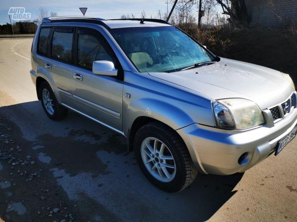 Nissan X-Trail 2003 Ukmergė, ar dzinēja tilpumu 2.00 L un nobraukumu 300 tūkst. km par 1500 €, foto 3 vietnē AUTOMOTO.COM.LV