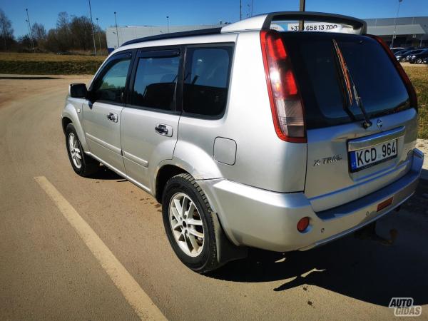 Nissan X-Trail 2003 Ukmergė, ar dzinēja tilpumu 2.00 L un nobraukumu 300 tūkst. km par 1500 €, foto 4 vietnē AUTOMOTO.COM.LV