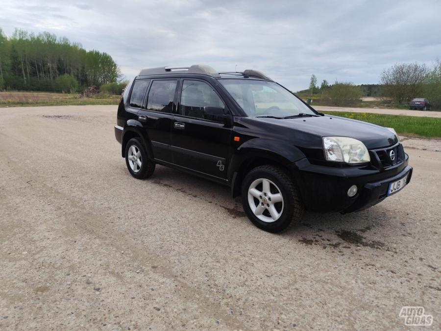 Nissan X-Trail 2003 in Ukmerge, with an engine capacity of 2.20 L and mileage of 300 thousand km for 1600 €, photo 3 on AUTOMOTO.COM.LV