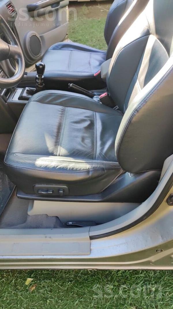 Nissan X-Trail 2003 Rīga, ar dzinēja tilpumu 2.20 L un nobraukumu 290 tūkst. km par 2000 €, foto 3 vietnē AUTOMOTO.COM.LV