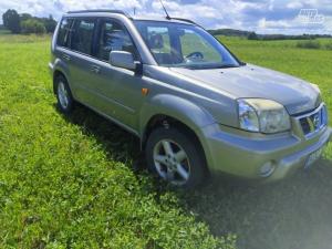 Nissan X-Trail 2003 in Telschi, with an engine capacity of 2.20 L and mileage of 280 thousand km for 1750 €, photo 6 on AUTOMOTO.COM.LV