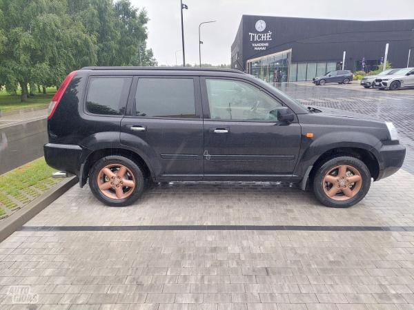 Nissan X-Trail 2003 in Siauliai, with an engine capacity of 2.20 L and mileage of 361 thousand km for 1700 €, photo 4 on AUTOMOTO.COM.LV